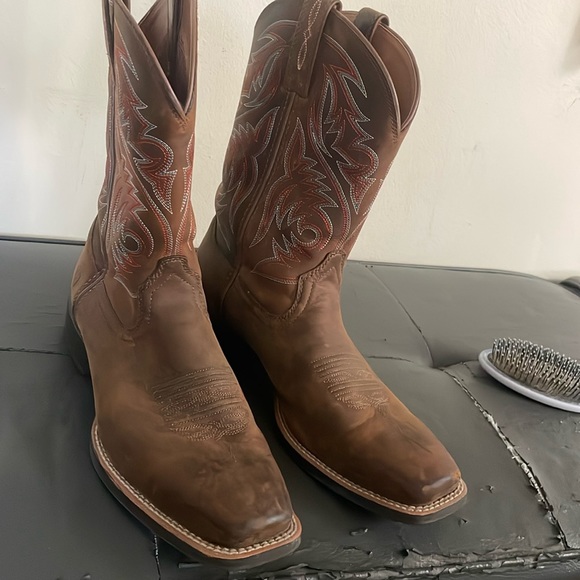 Ariat | Shoes | Artiat Cowboy Boots Worn 2 Times Dont Fit Me Anymore ...